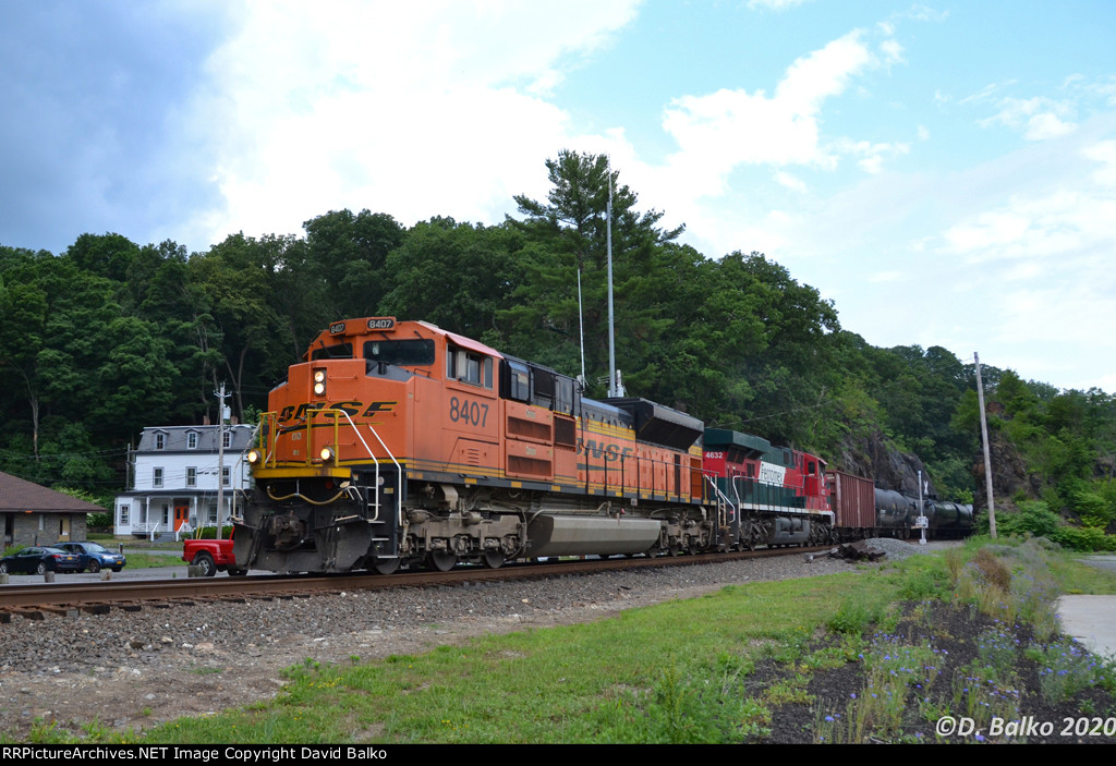 BNSF 8407